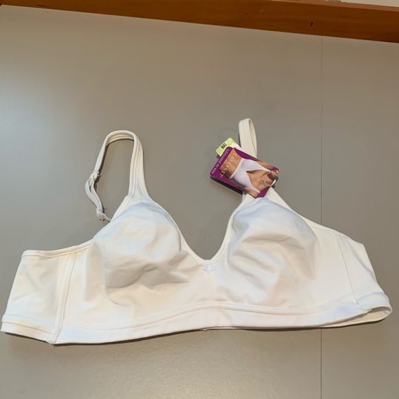 Cabernet | Intimates & Sleepwear | Nwt Cabernet Full Busted No Wire Bra ...